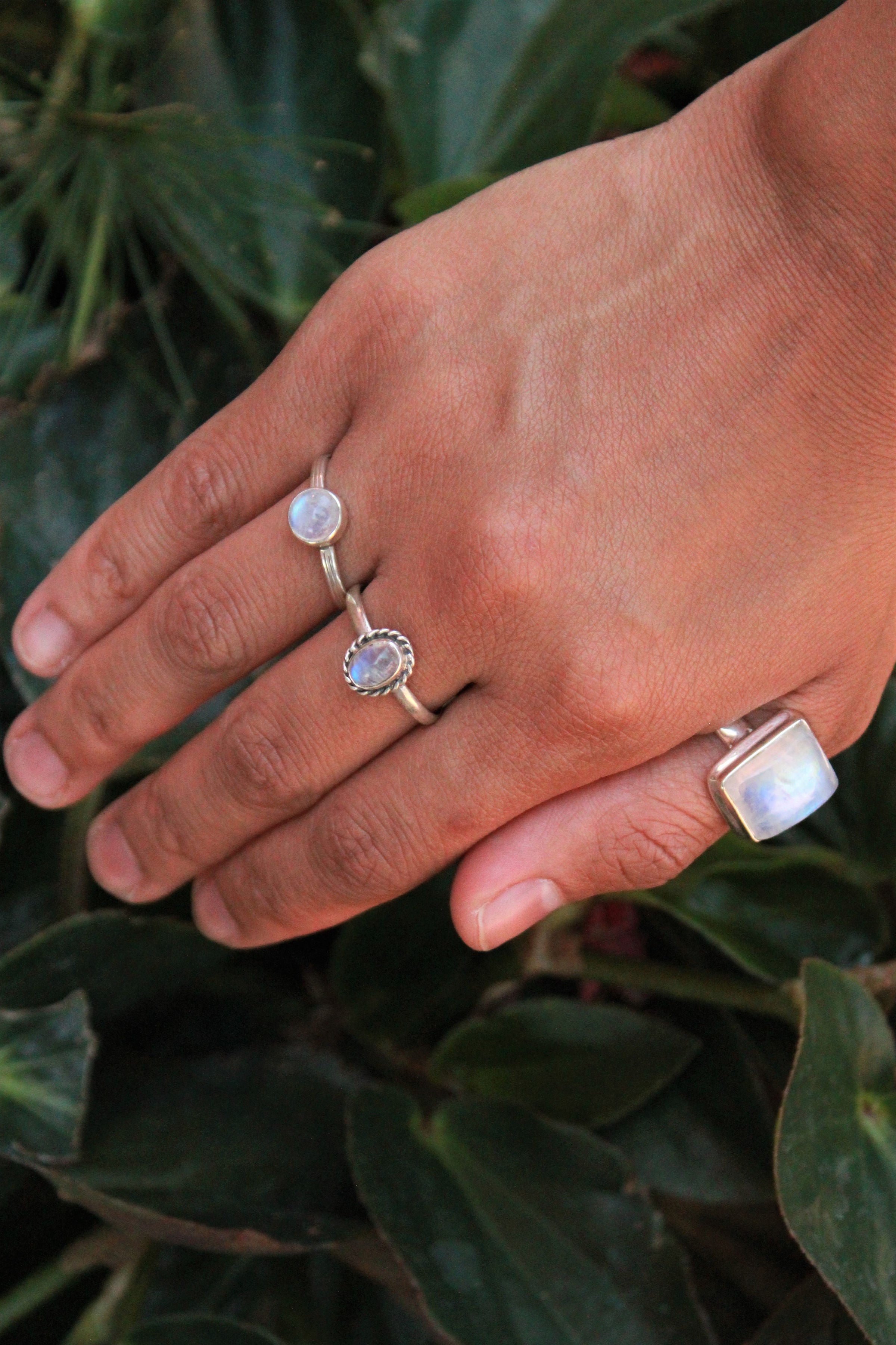 Circle Moonstone Ring – Blue Stone